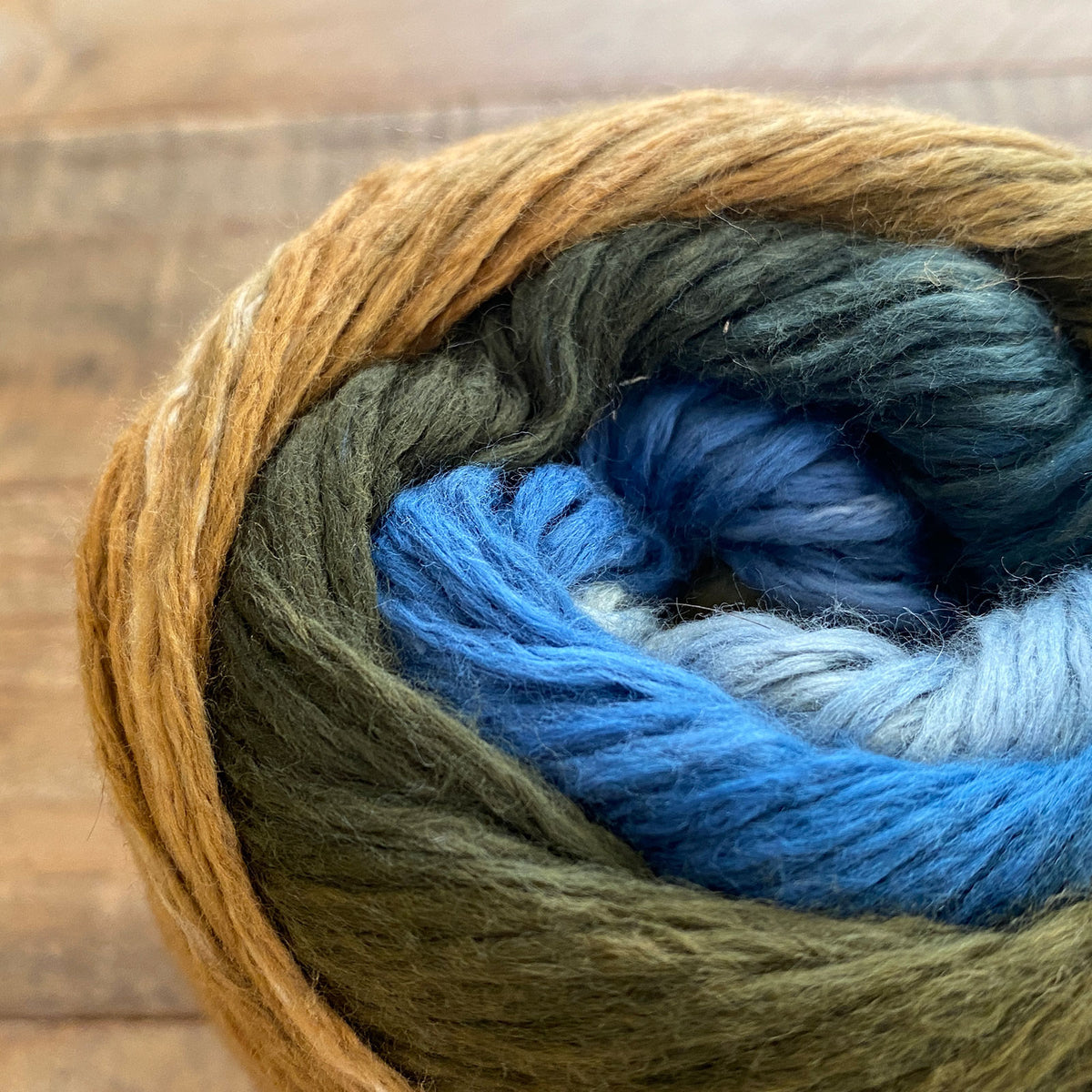 Cumulus Rainbow - The Dizzy Knitter